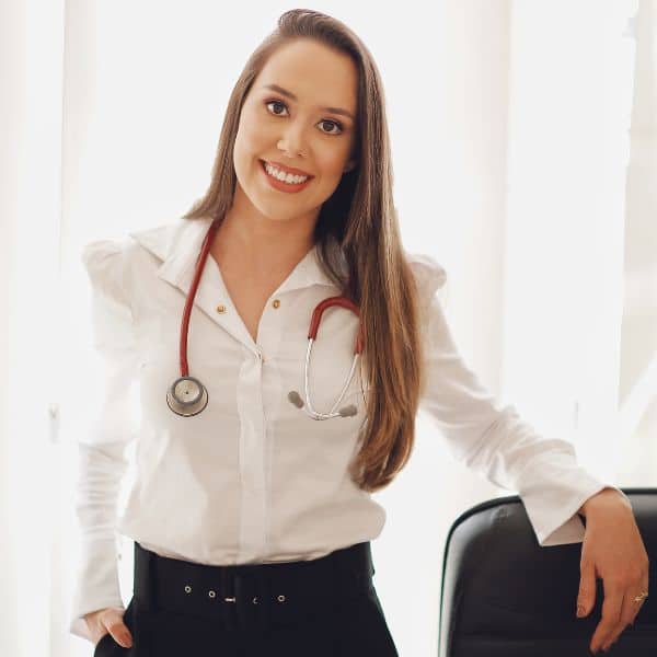 Dra. Rayssa Diniz - Medicina Integrativa em Goiânia - GO